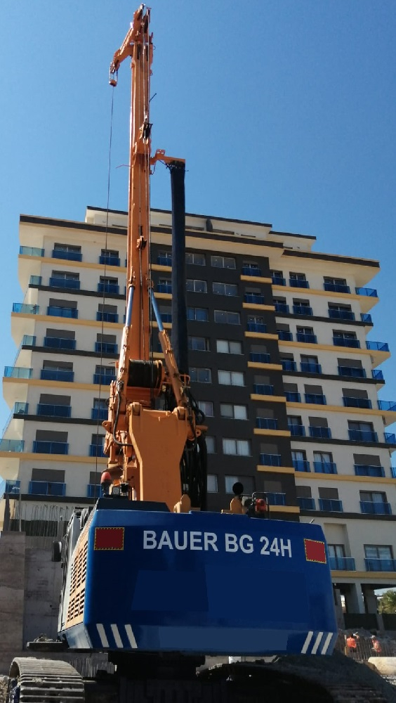 Bauer BG24H for sale | Used Bauer BG24H Rotary Bored Piling Rigs for ...